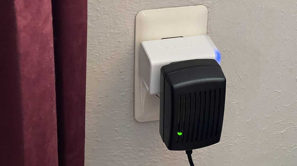 PSA: You Should Be Using a Smart Plug to Restart Your Router ...